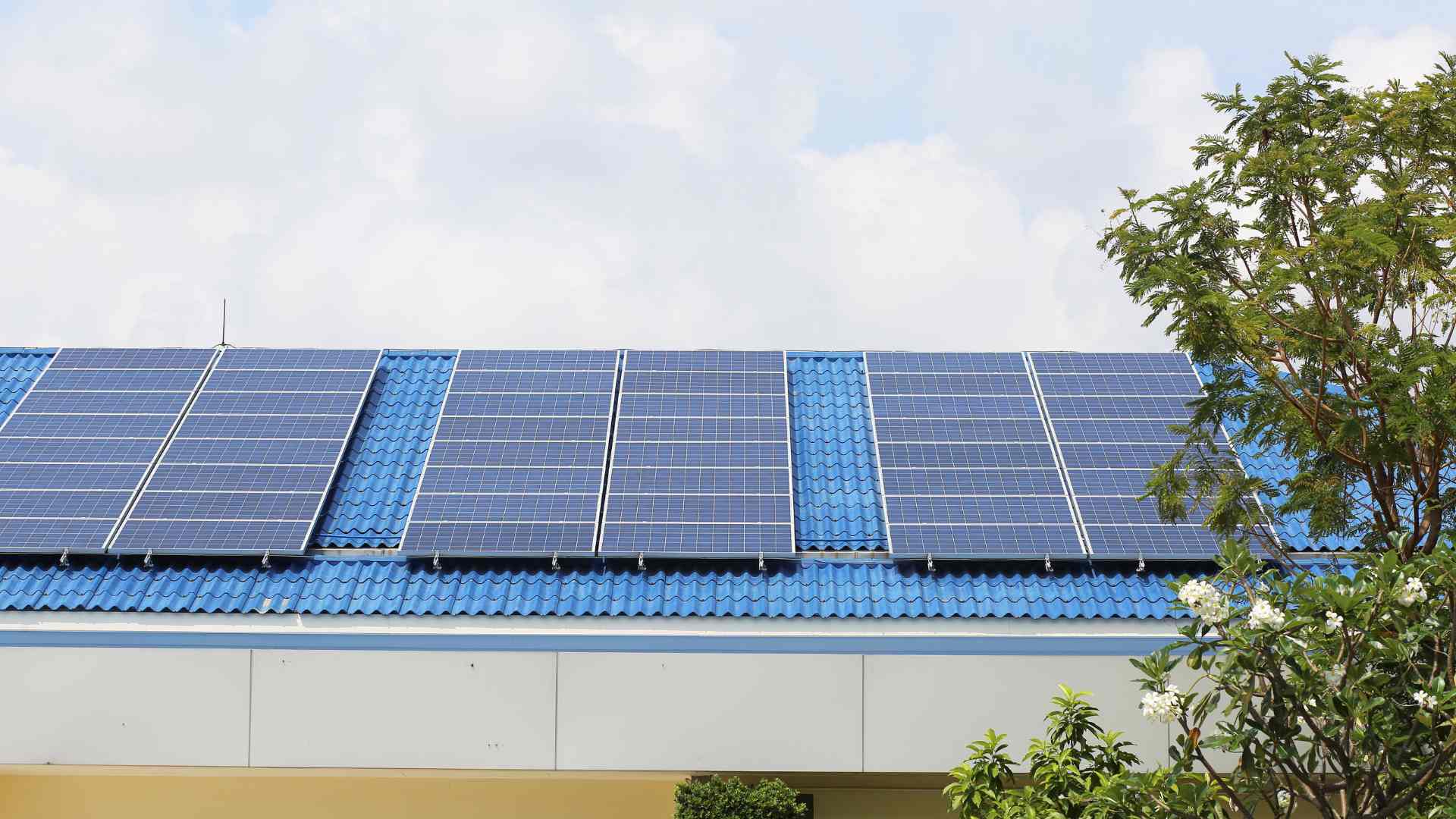 Investasi Jangka Panjang dengan Panel Surya di Rumah - Atonergi