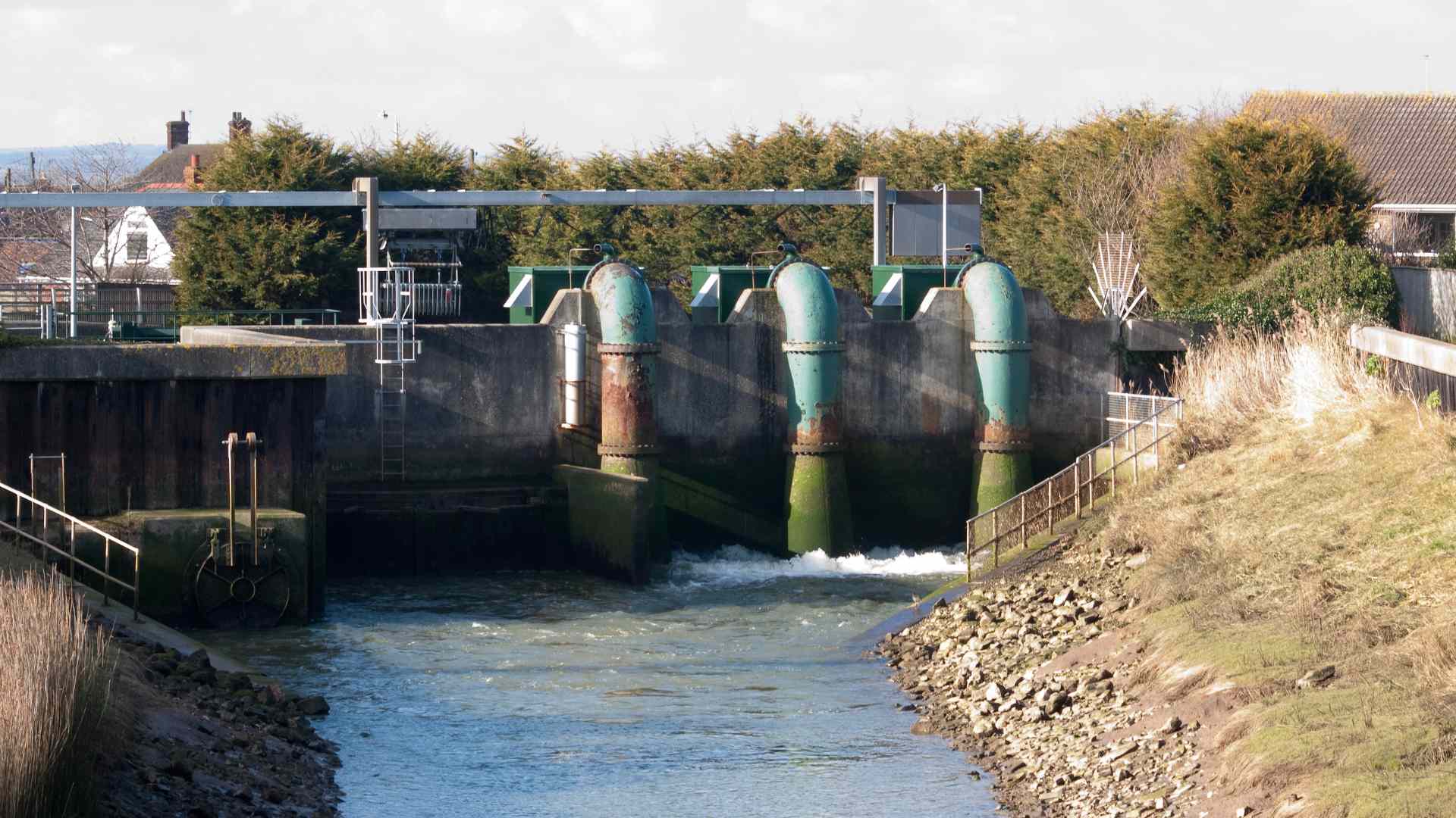 Energi Hidro Sebagai Alternatif Energi Bersih - Atonergi