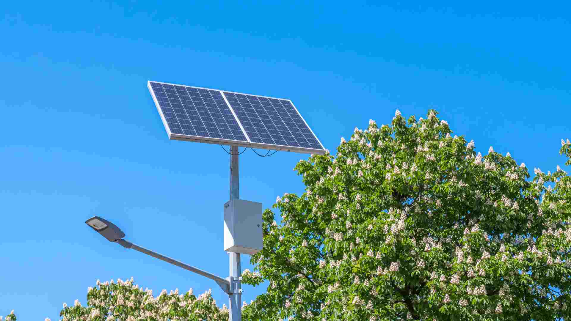 Manfaat Menggunakan Lampu Hemat Energi: Penyelamat Lingkungan - Atonergi