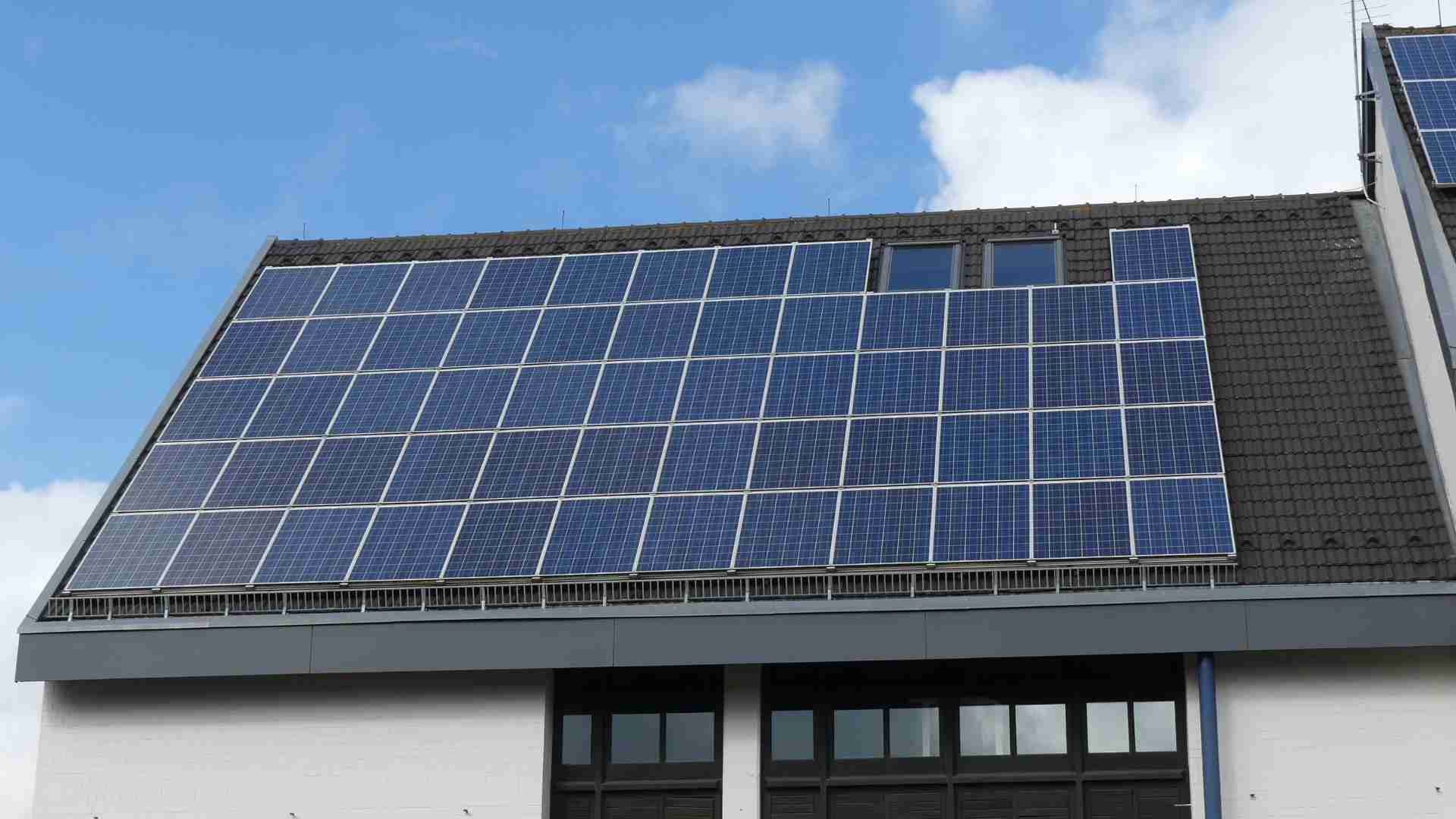 Panel Surya di Surabaya - Atonergi