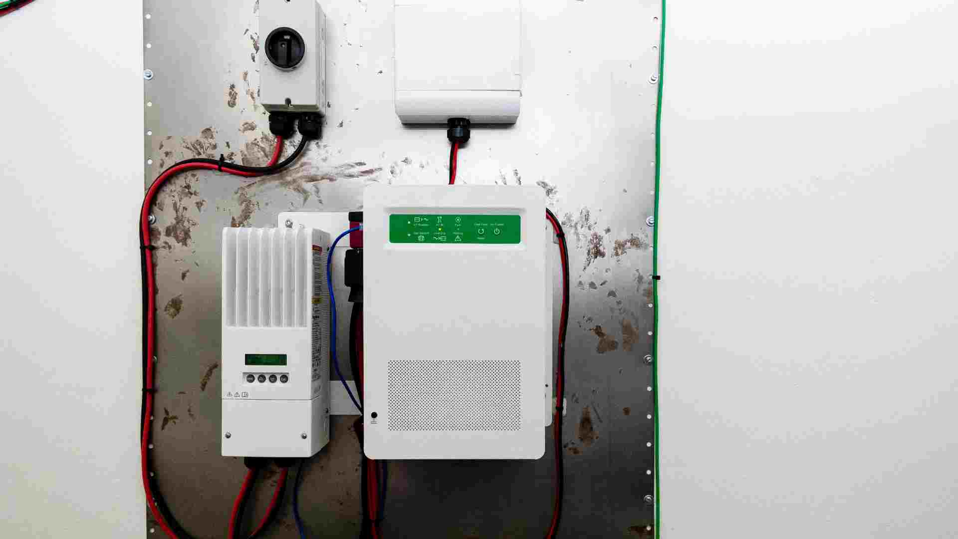 Spesifikasi Power Inverter 1000 Watt: Mengenal Lebih Dekat - Atonergi