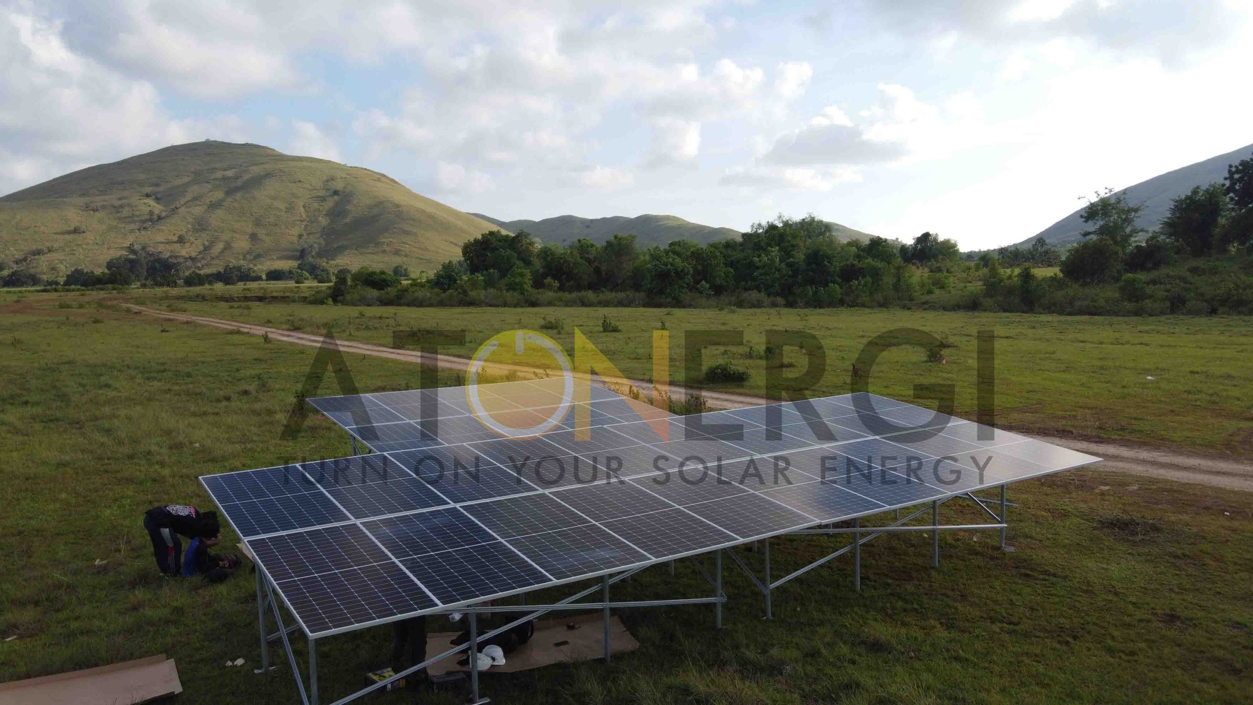 9 Kelebihan PLTS (Pembangkit Listrik Tenaga Surya) - Atonergi